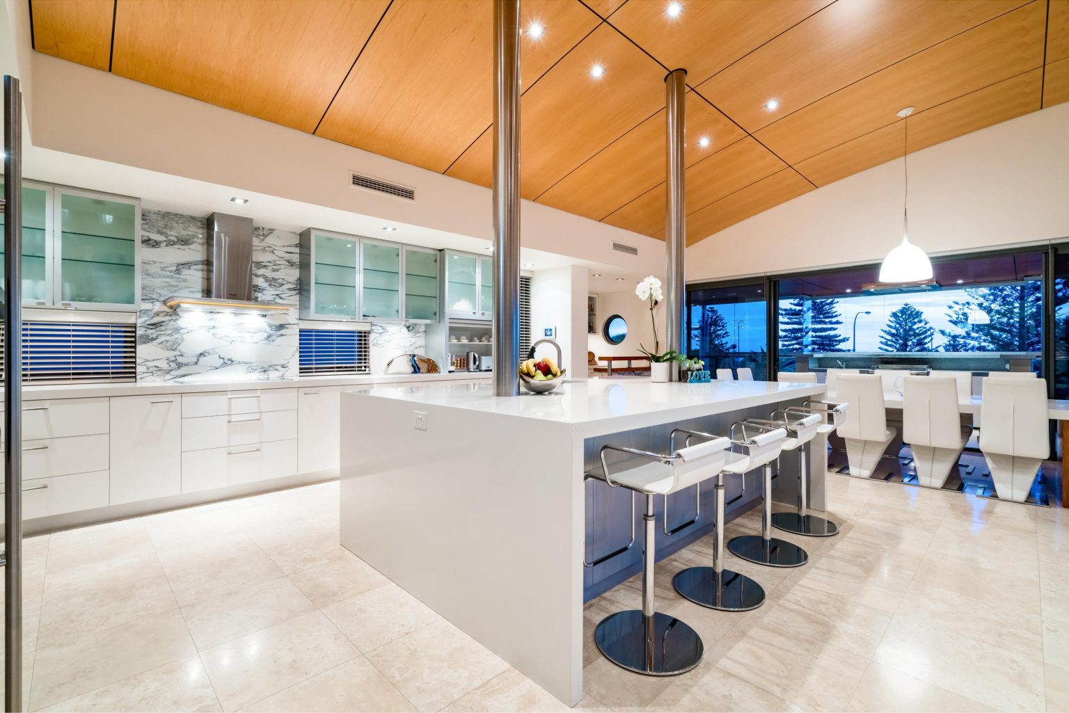 Is a classic kitchen design for you? Discover everything you need to ...